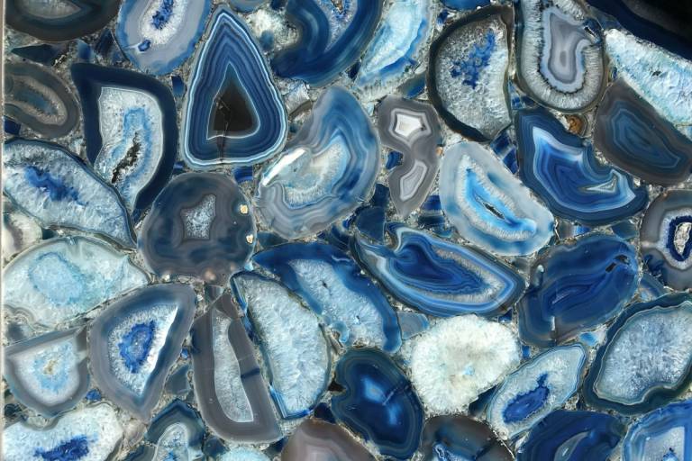 Agata: le proprietà e gli utilizzi della pietra di vari colori