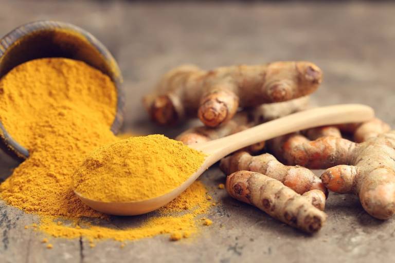 Curcuma: scopriamo come usarla per lenire i dolori