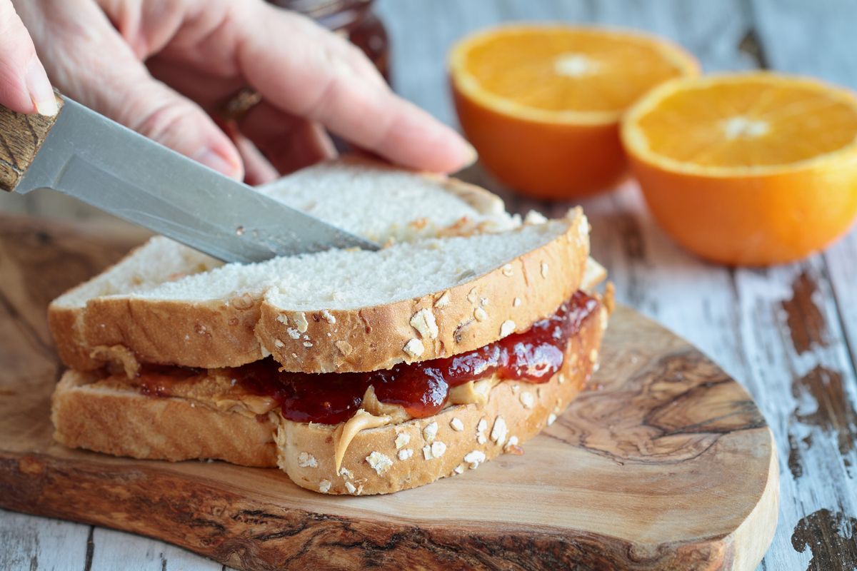 Spuntini dietetici con poche calorie: quali snack mangiare